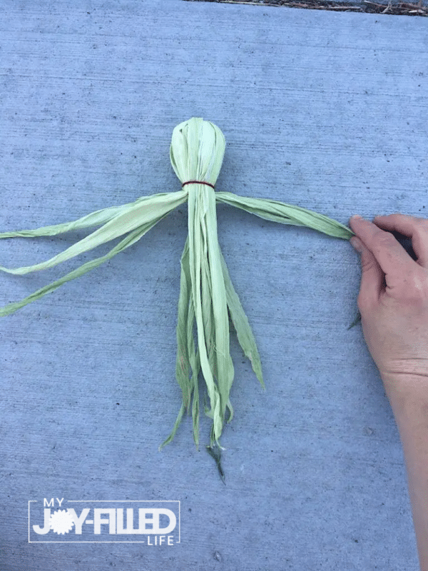 How To Make A Corn Husk Doll Family - My Joy-Filled Life