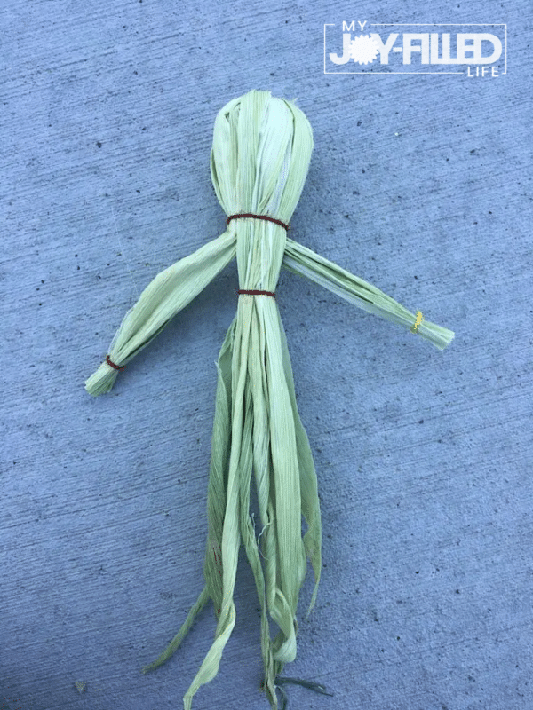 How To Make A Corn Husk Doll Family - My Joy-Filled Life