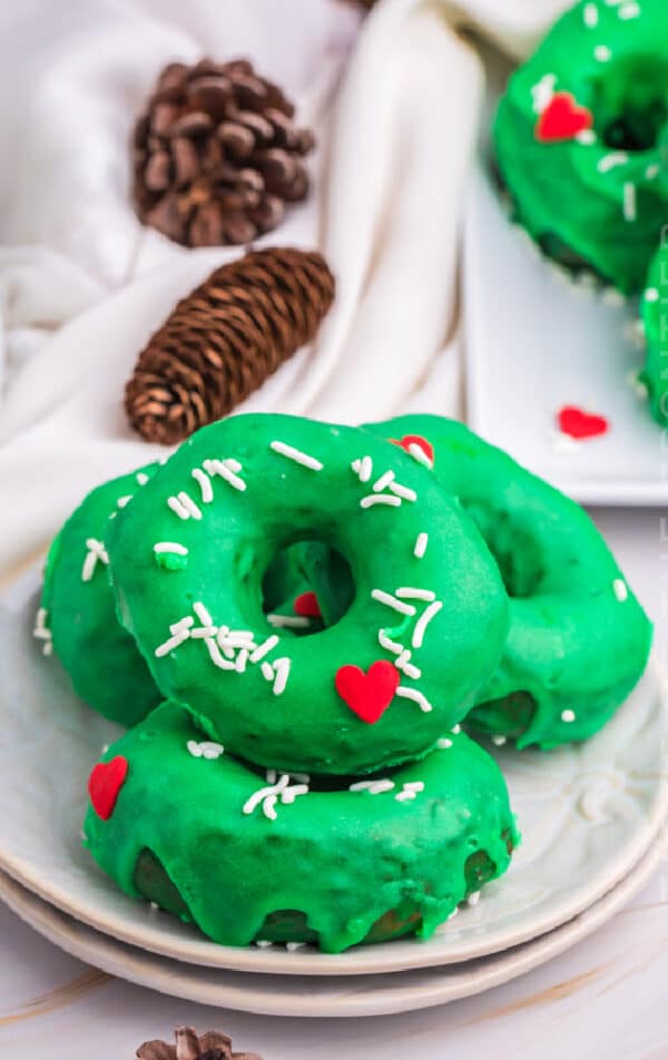 Grinch-Themed Food & Drinks for Your Christmas Party